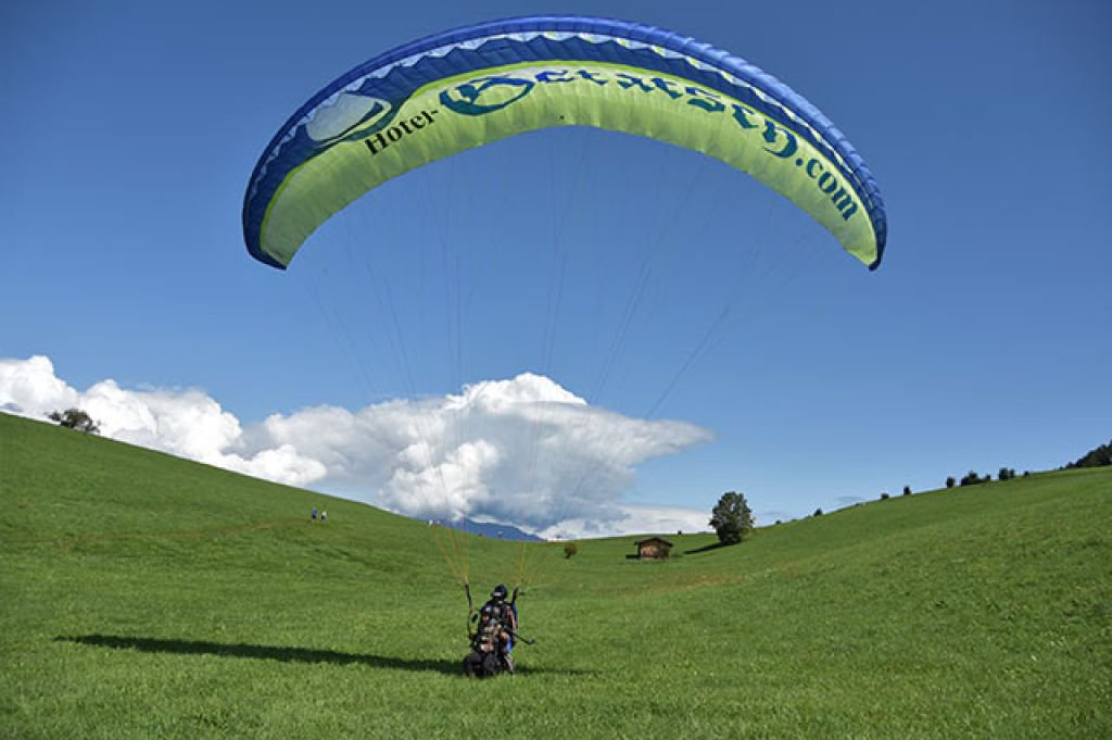Paragliding in South Tyrol | Tandemfly South Tyrol - Paraglider Alpe di ...